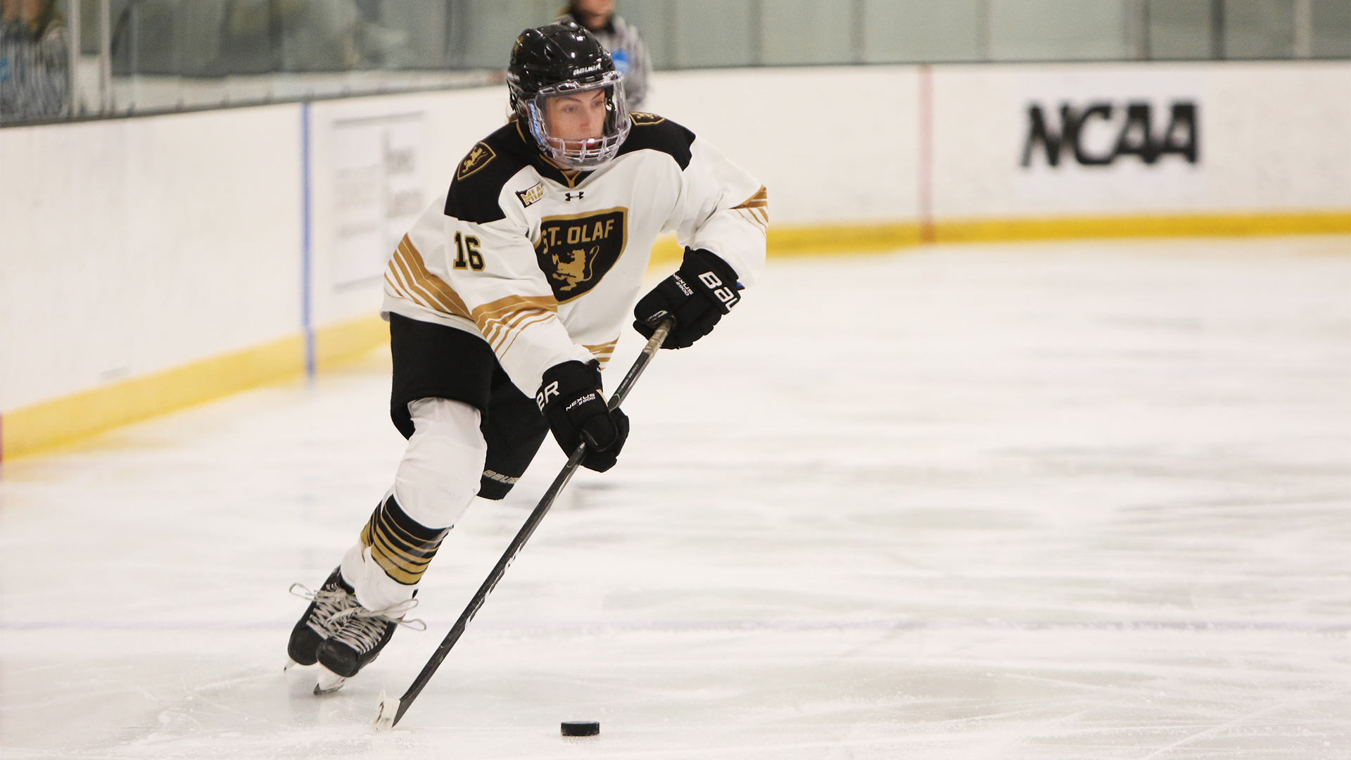 Maddie Anderson - Women's Hockey - St. Olaf College Athletics