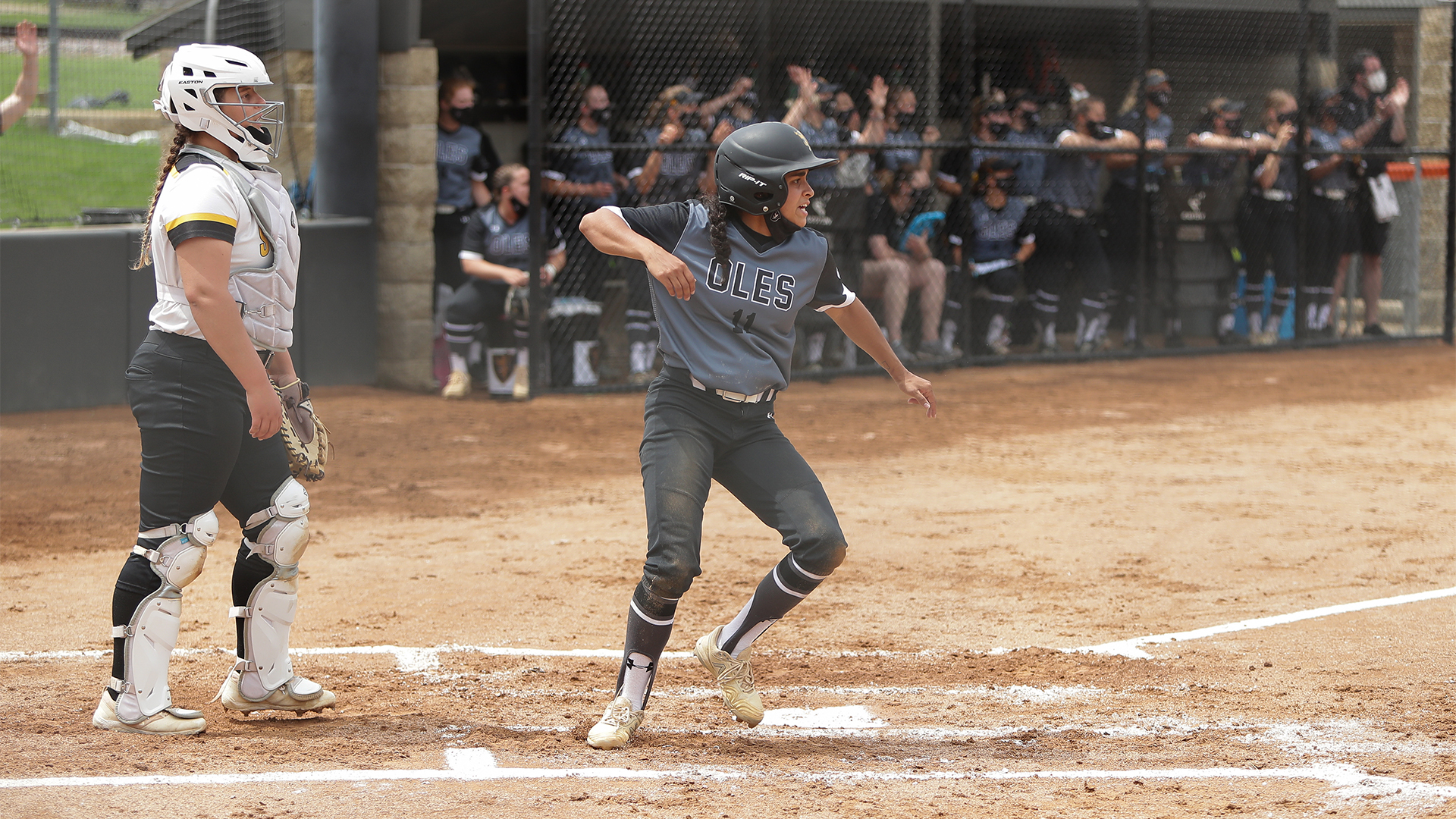 Bats get going early, No. 24 softball opens regional with win over UW ...