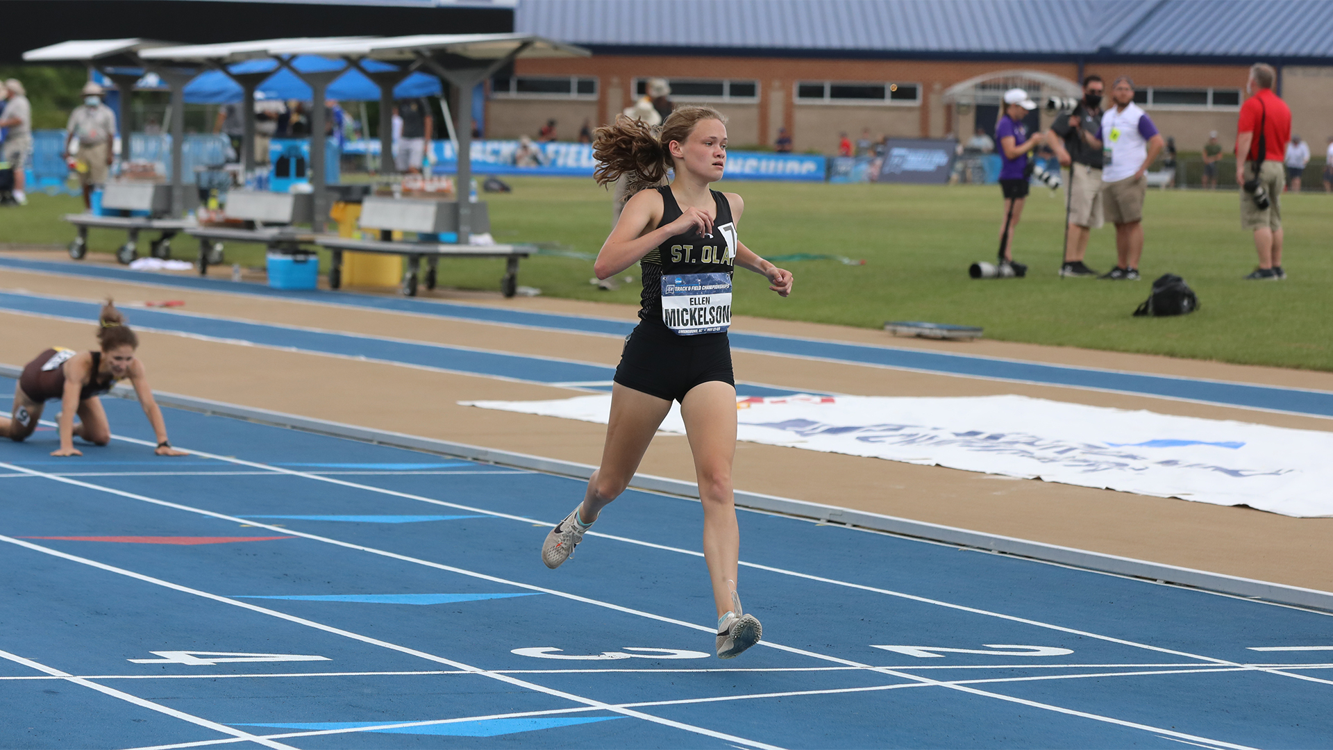 Ellen Mickelson - Women's Track and Field - St. Olaf College Athletics