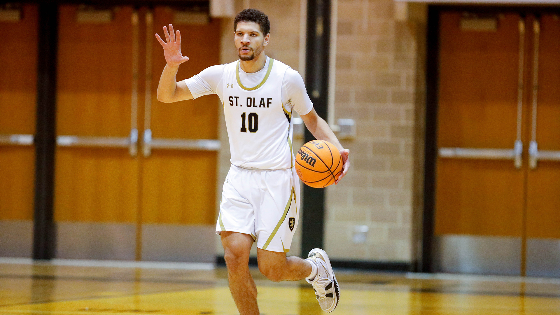 Dominic Bledsoe - Men's Basketball - St. Olaf College Athletics