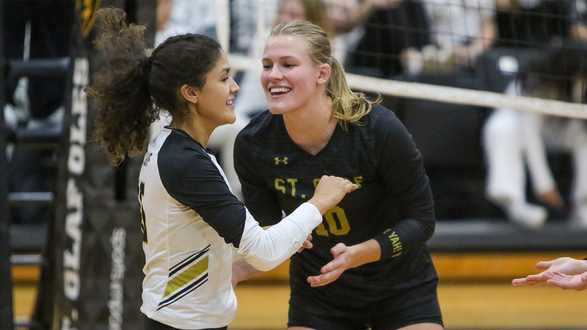 Catherine Moore - Volleyball - St. Olaf College Athletics