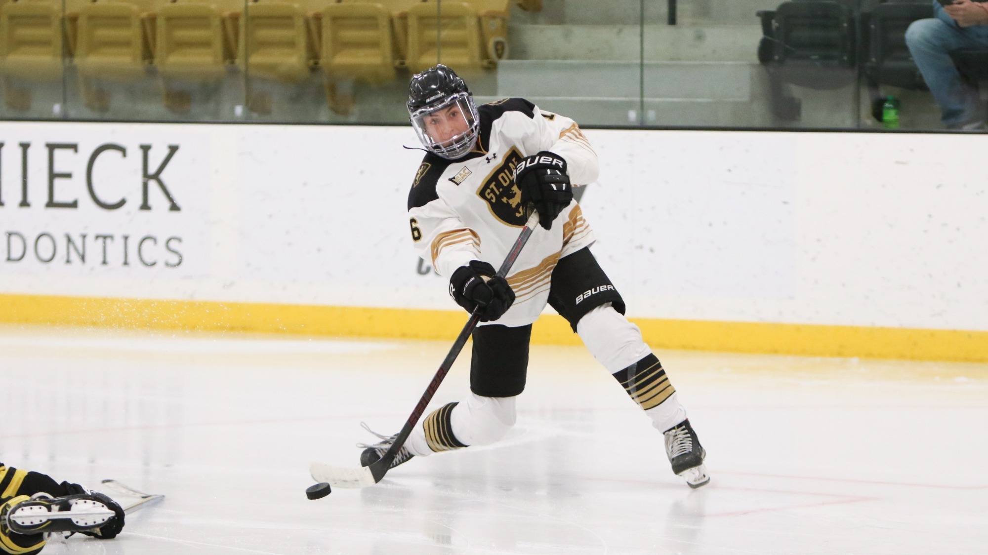 Maddie Anderson - Women's Hockey - St. Olaf College Athletics