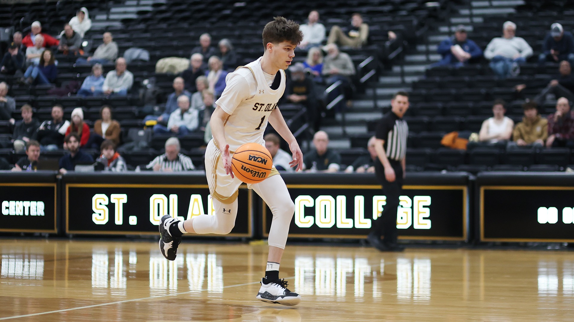 Connor Martin - Men's Basketball - St. Olaf College Athletics