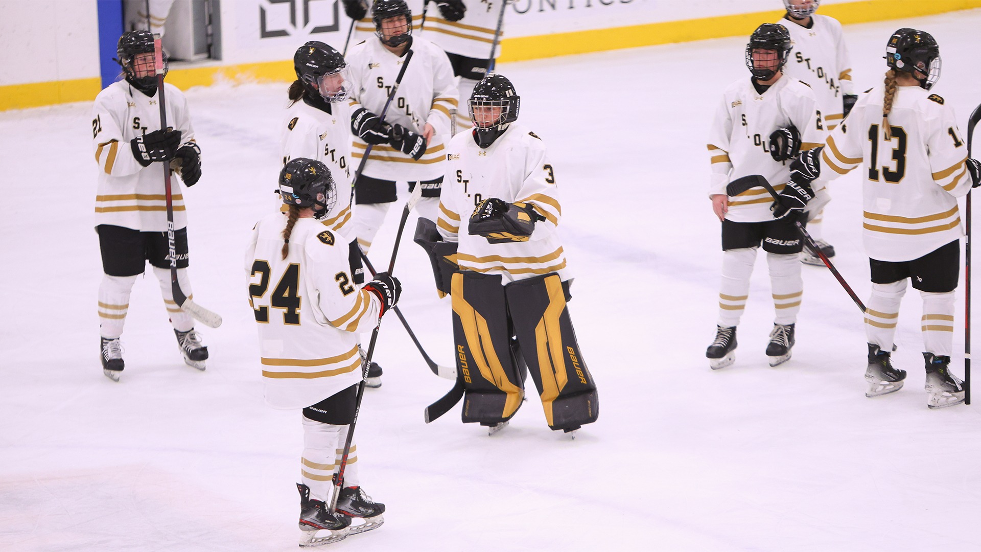 Women's hockey off to Saint Mary's for MIAC Playoff quarterfinal on ...