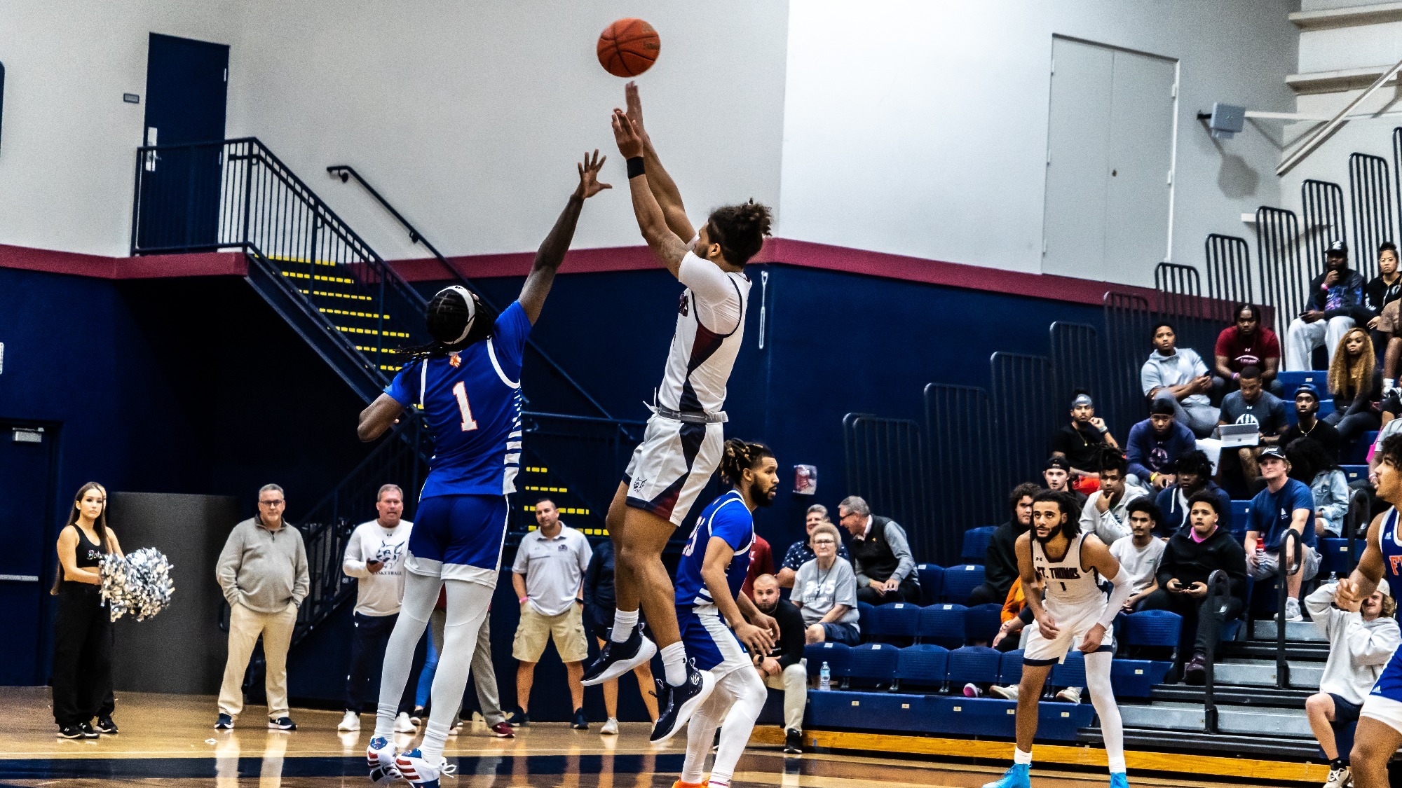 Jordan Hernandez - 2023-2024 - #21 Men's Basketball - St. Thomas ...