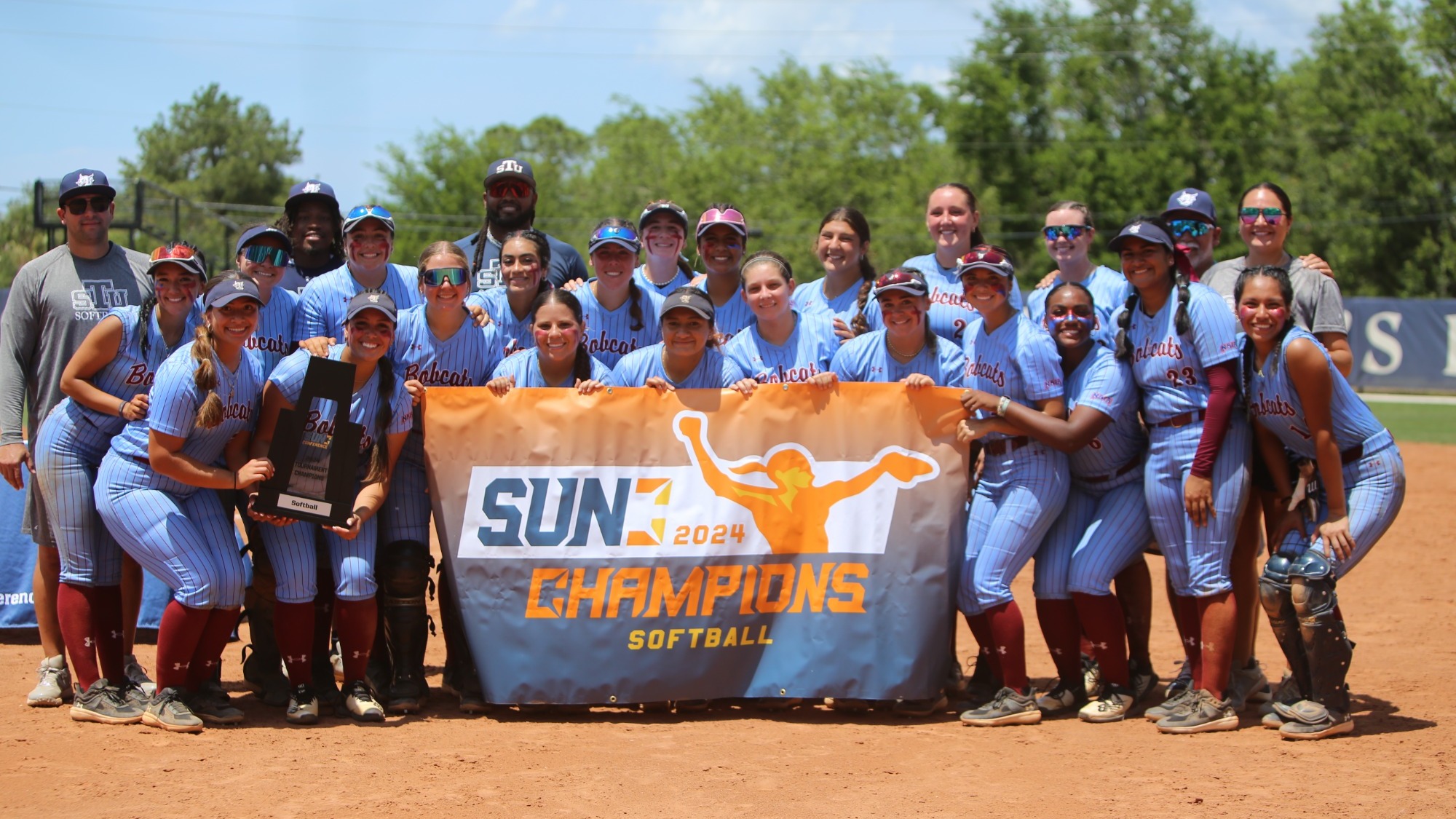 (RV) Softball Falls to #17 Southeastern to Open Three Game Series - St ...