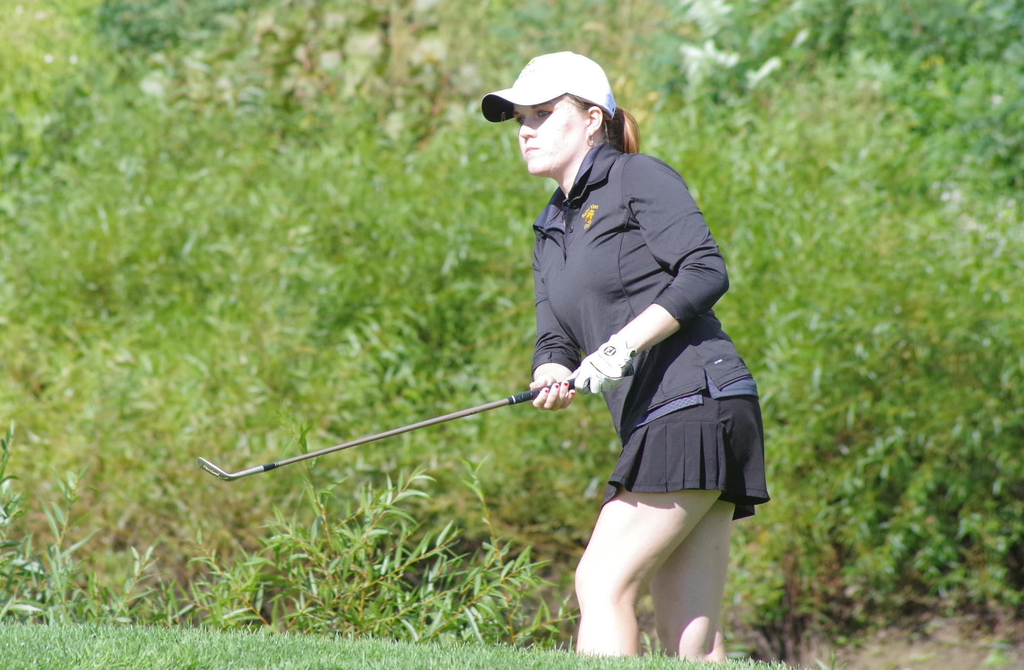 Liz Loftus - Women's Golf - Saint Vincent College