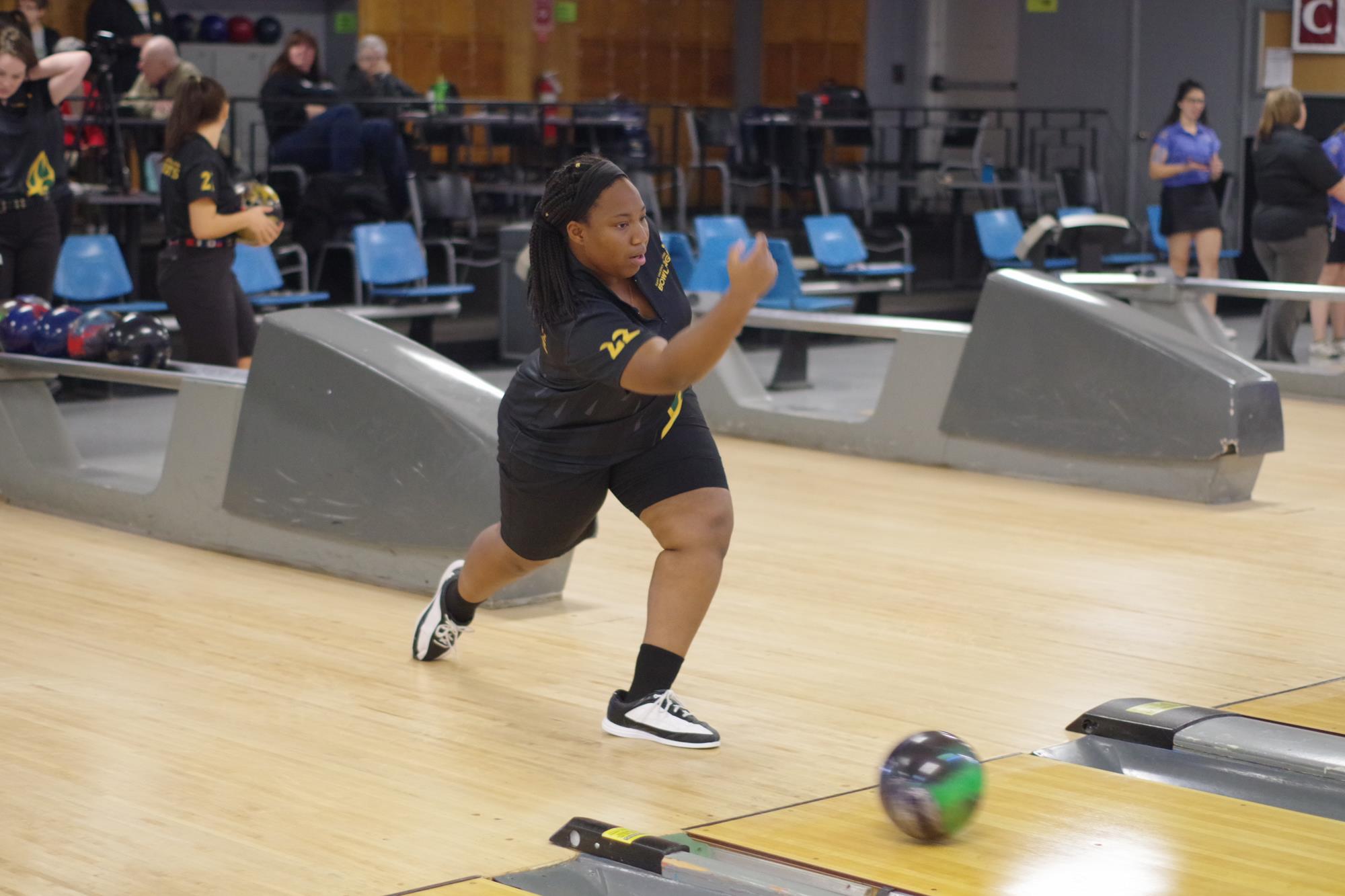 Lexi Cobbin - Women's Bowling - Saint Vincent College