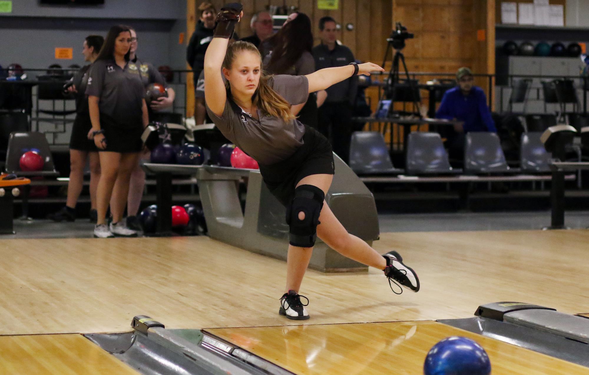 Kayla Grudinsky - Women's Bowling - Saint Vincent College
