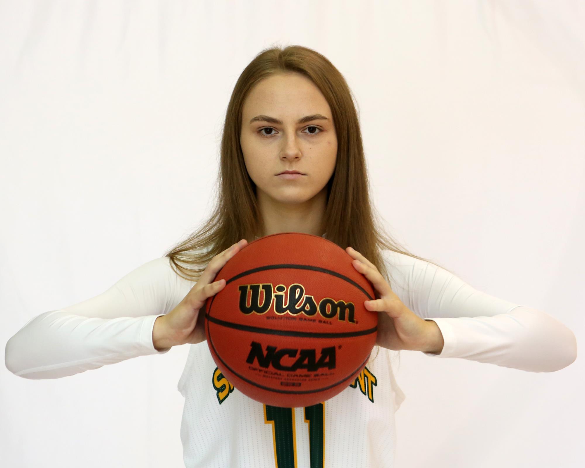 Kelly Benson - Women's Basketball - Saint Vincent College