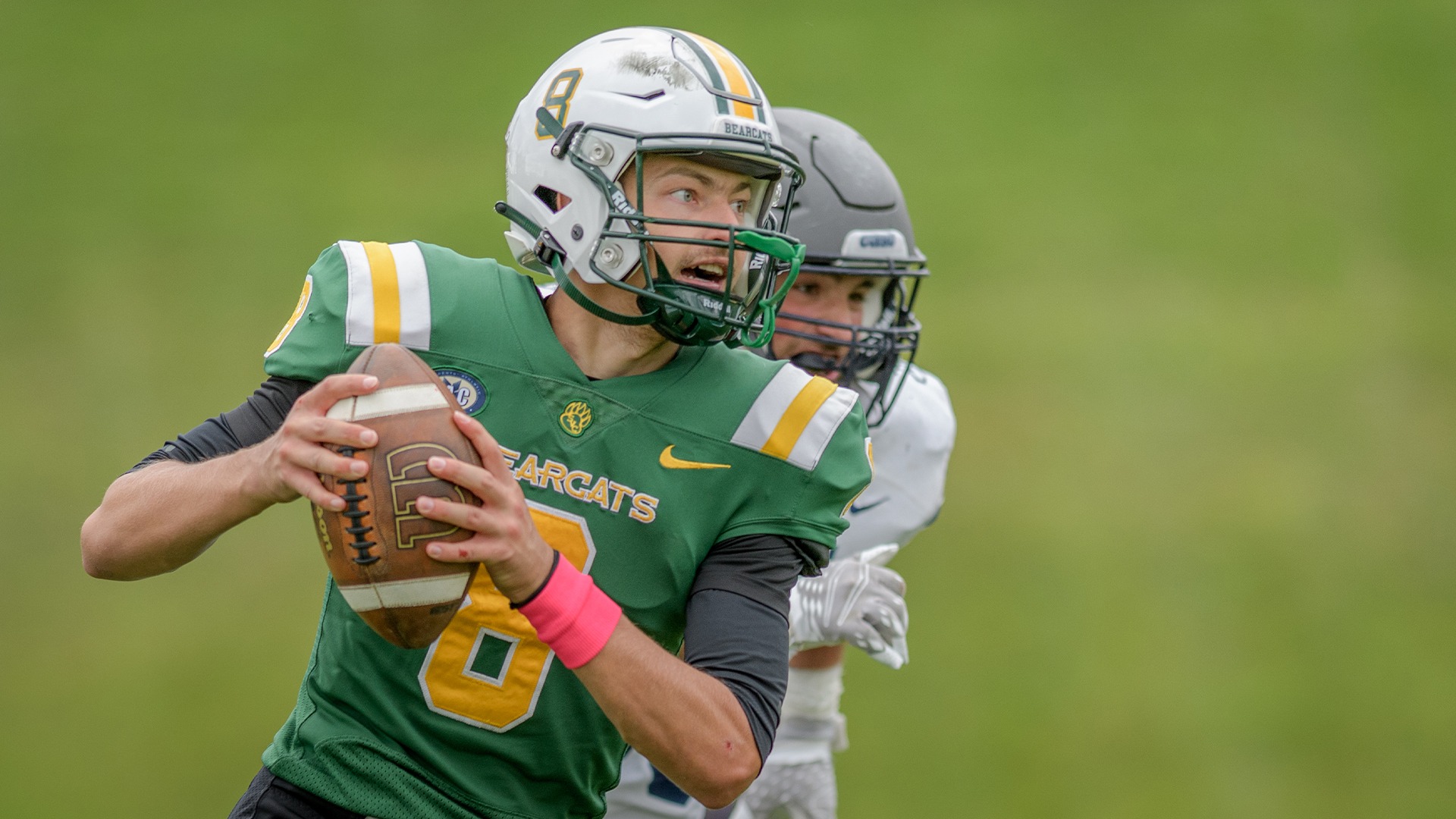 Football wins season finale at Bethany - Saint Vincent College