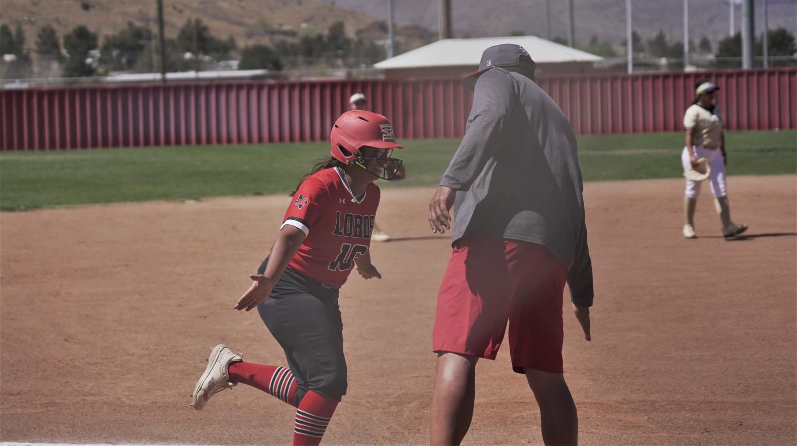Nadia Valverde - Softball - Sul Ross State University Athletics