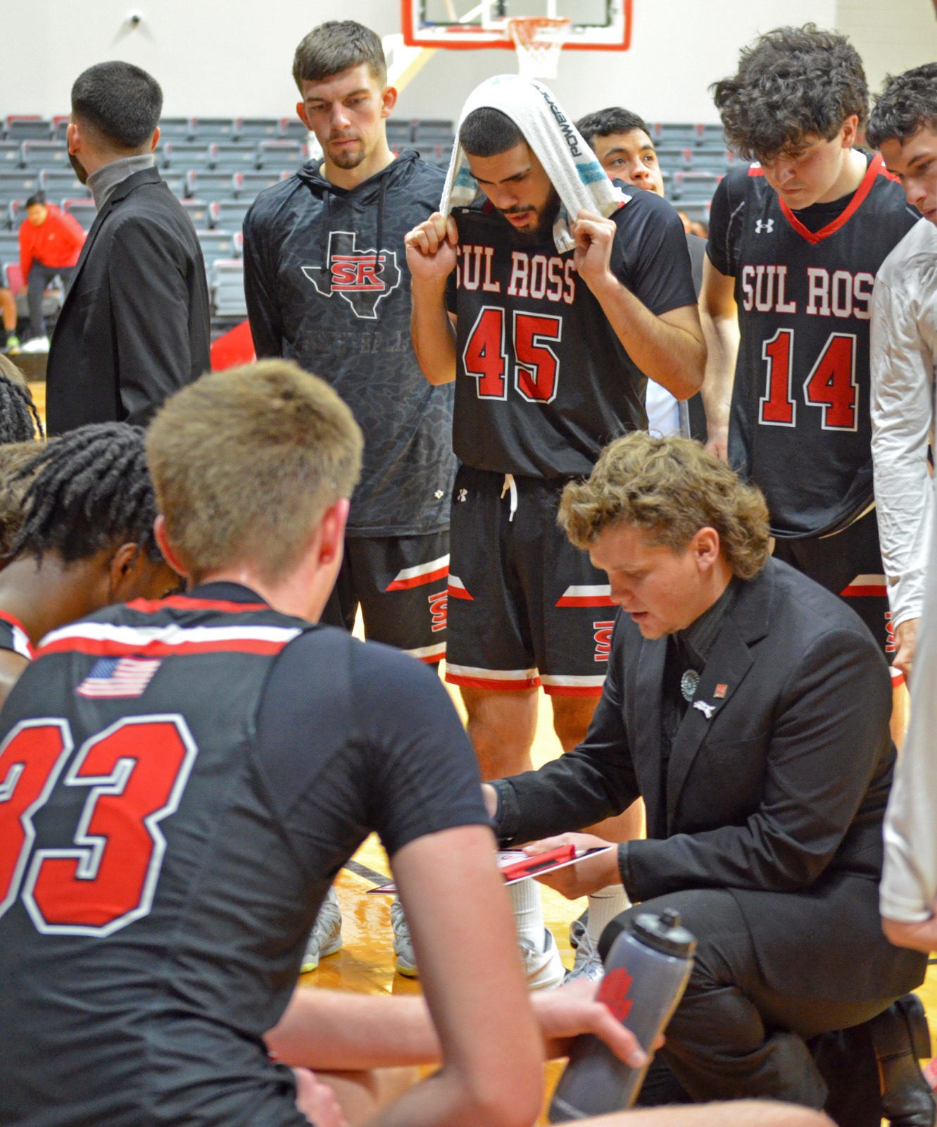 MEN'S BASKETBALL: Tyler Jackson scores a season-high 32 points in loss ...