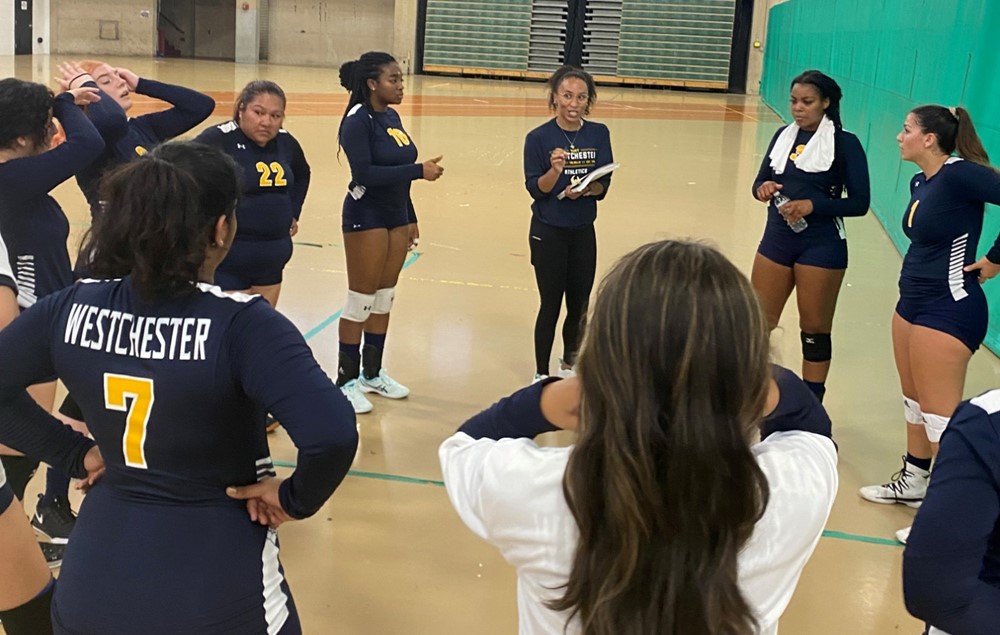 Top of the Rock - Vikings Take Down Hawks to Remain Undefeated ...