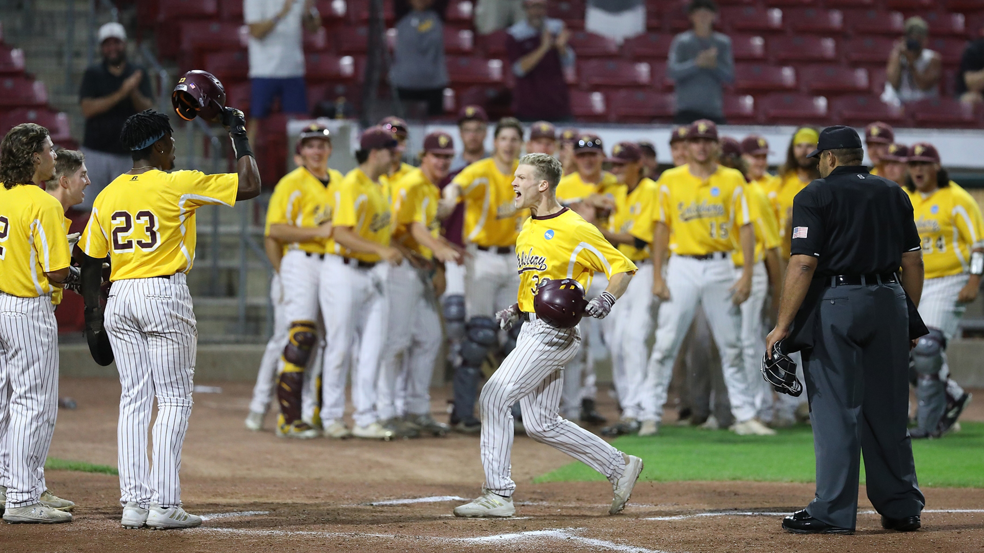 No. 6 Baseball bashes Cortland, 11-1, to open College World Series ...