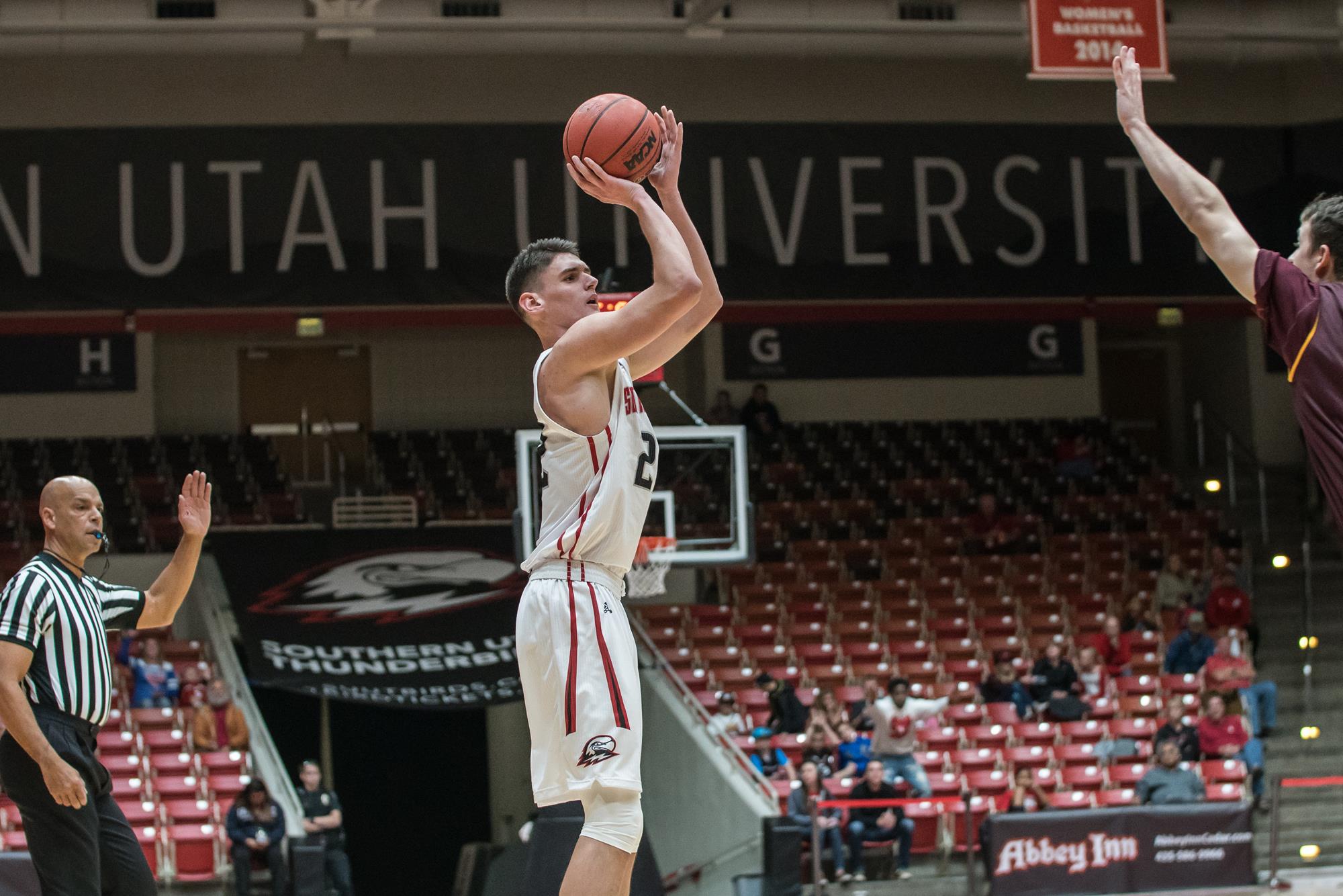 Ivan Madunic - Men's Basketball - Southern Utah University Athletics