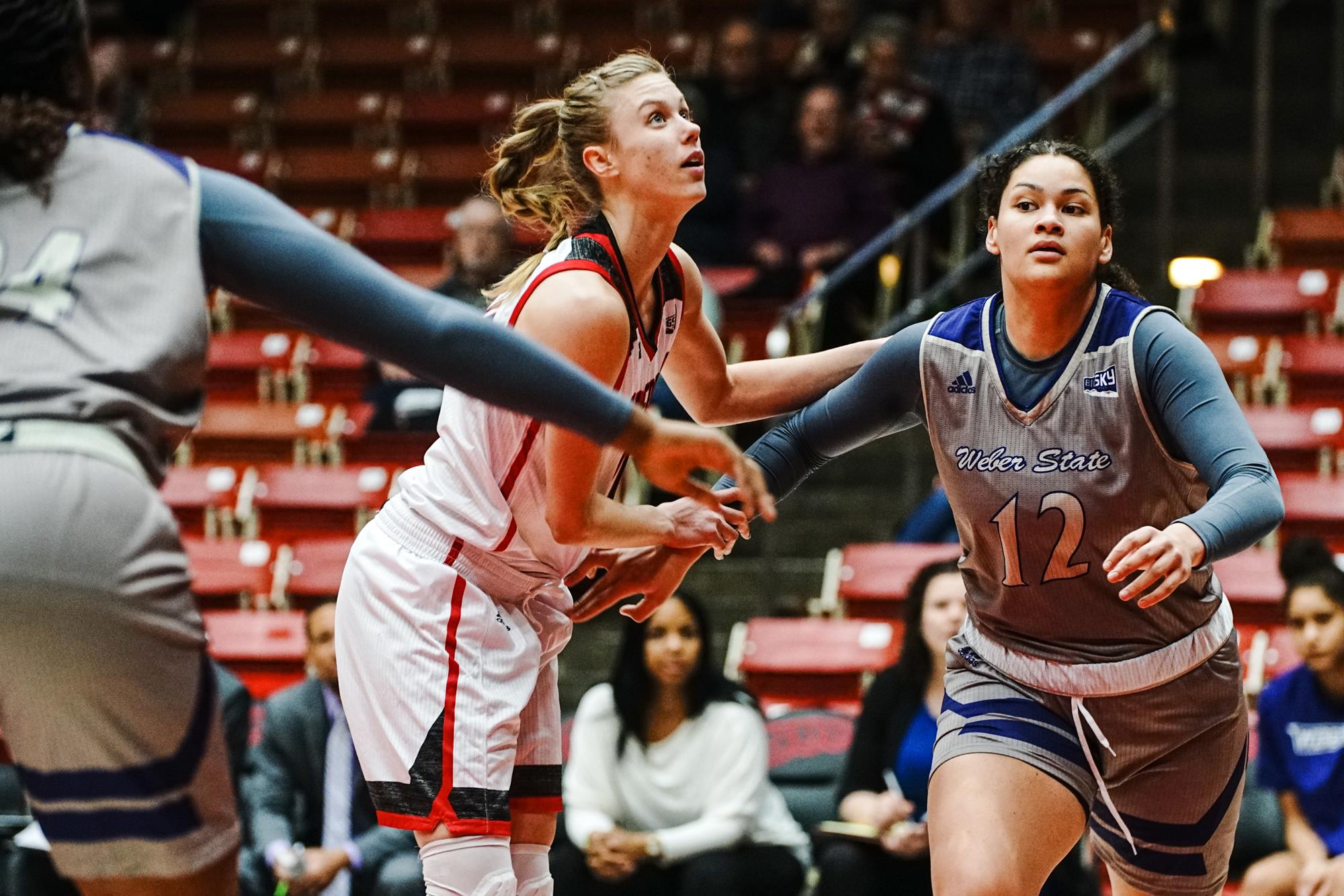 Ashley Larsen - Women's Basketball - Southern Utah University Athletics
