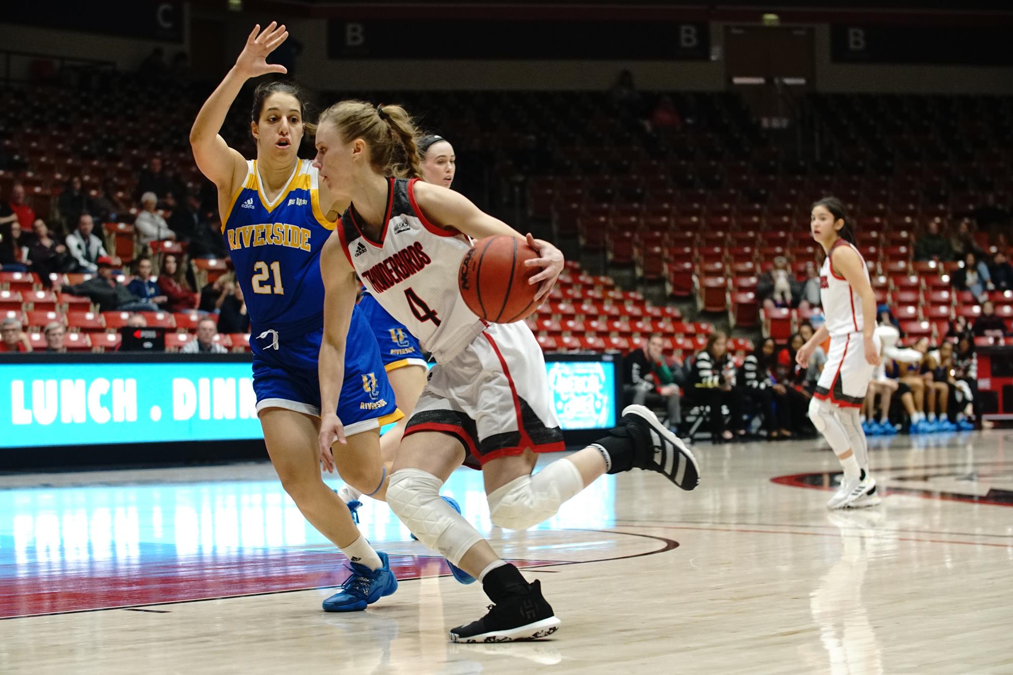 Ashley Larsen - Women's Basketball - Southern Utah University Athletics