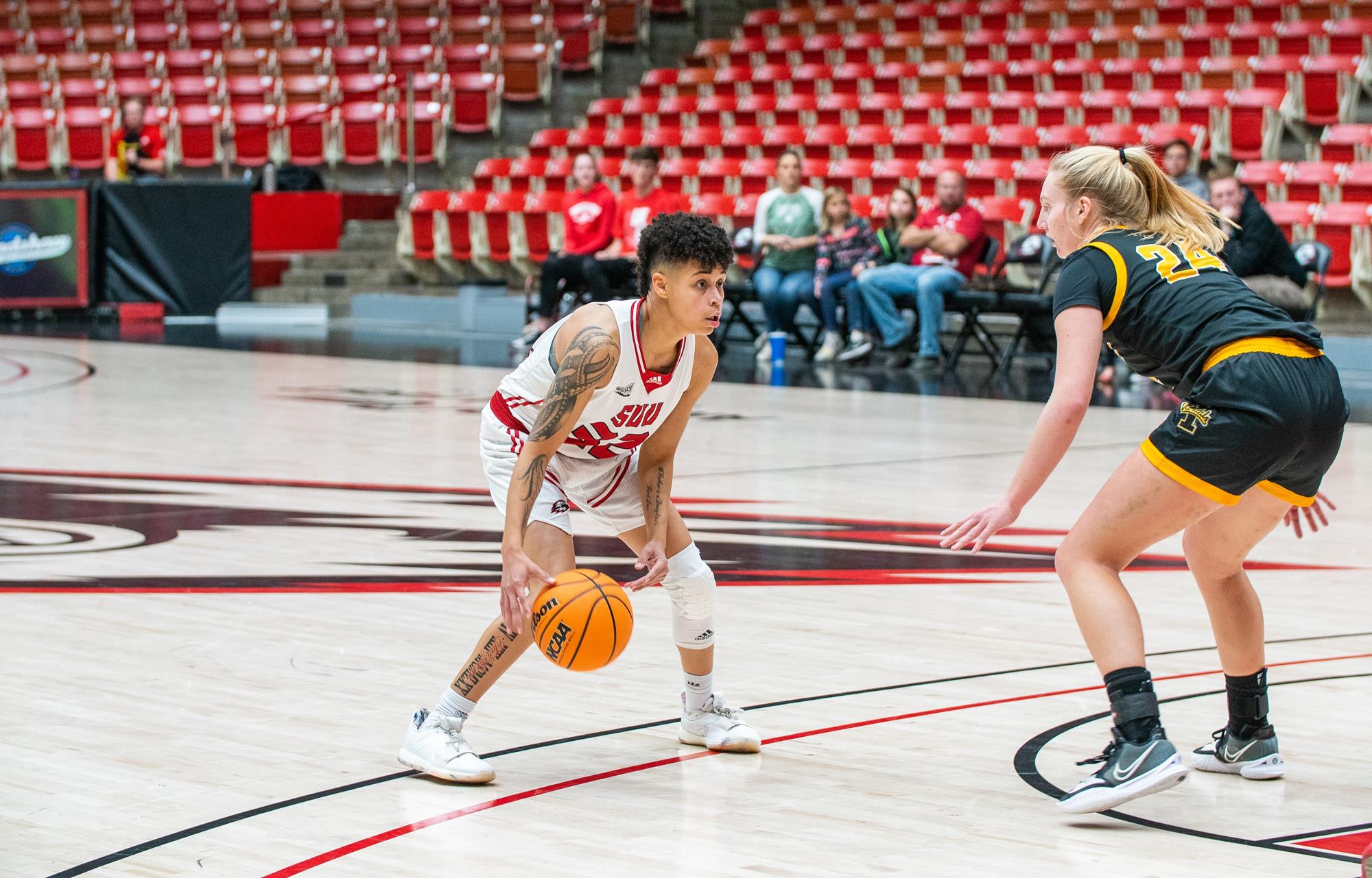 Cherita Daugherty - Women's Basketball - Southern Utah University Athletics