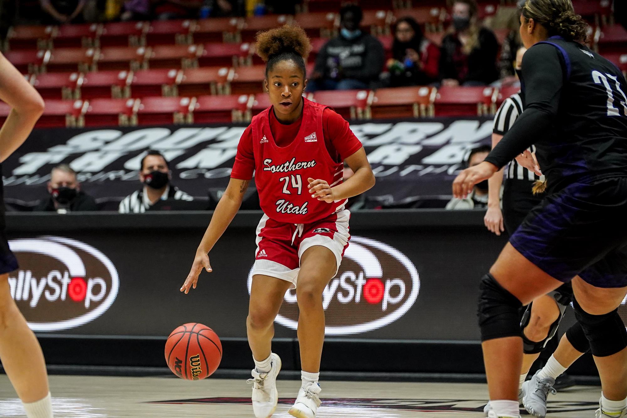 Daylani Ballena - Women's Basketball - Southern Utah University Athletics