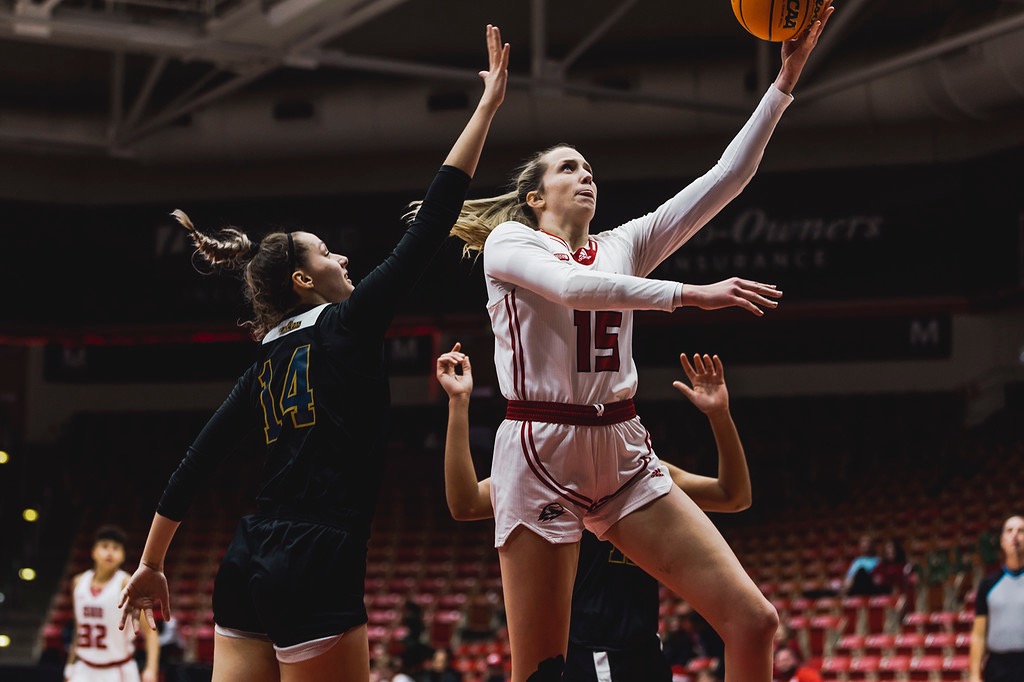 Lizzy Williamson - Women's Basketball - Southern Utah University Athletics