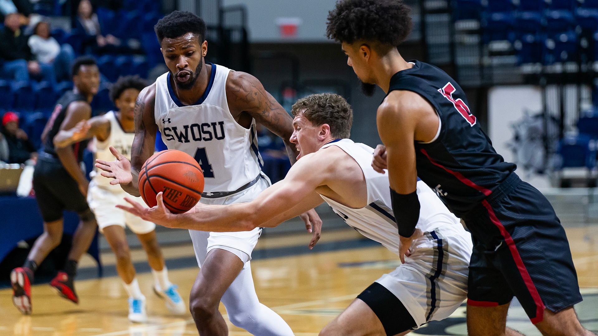 Tigers Catch Fire in Second Half, Dispatch Dawgs 77-66 - Southwestern ...