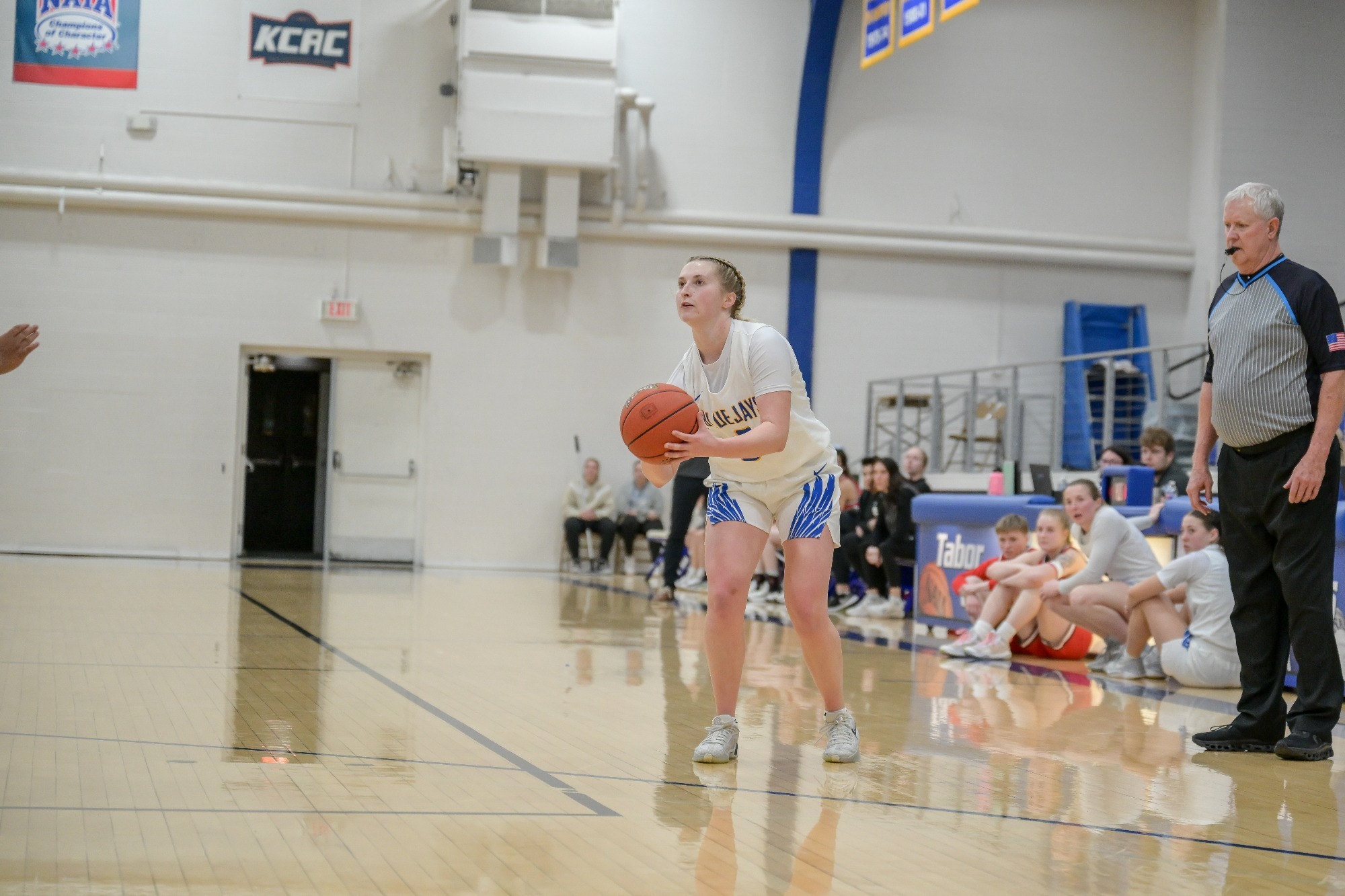 SWEDES BREAK LADY JAYS WIN STREAK - Tabor College