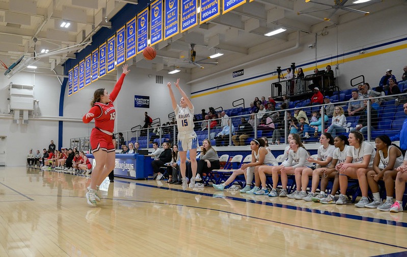 RESERVE BLUEJAY WOMEN ROLL OVER THRESHERS TO PUSH WIN STREAK TO NINE ...