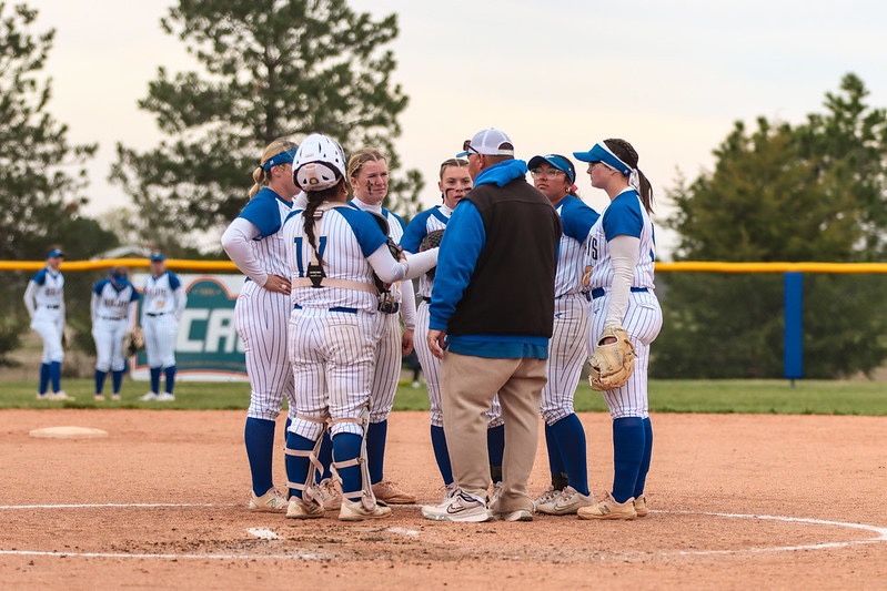 LADY BLUEJAYS FALL ON THE ROAD IN LEAVENWORTH - Tabor College