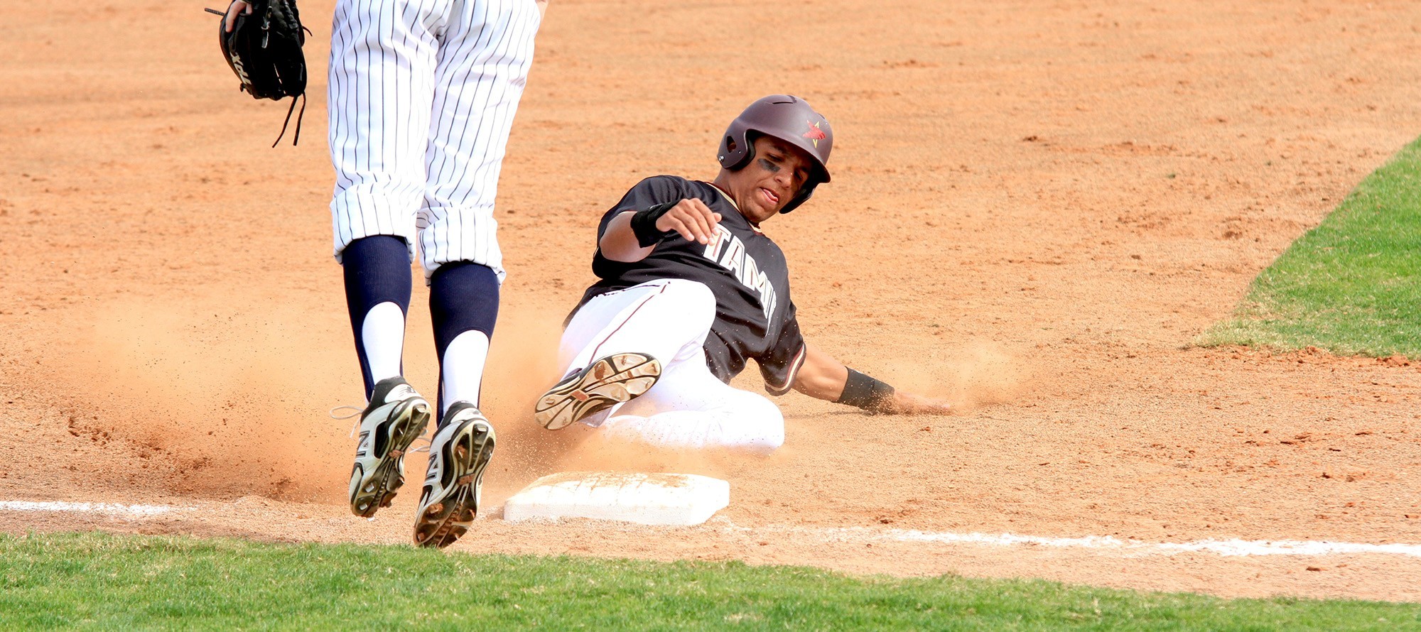 Reynaldo Adames - Baseball - Texas A&M International University Athletics