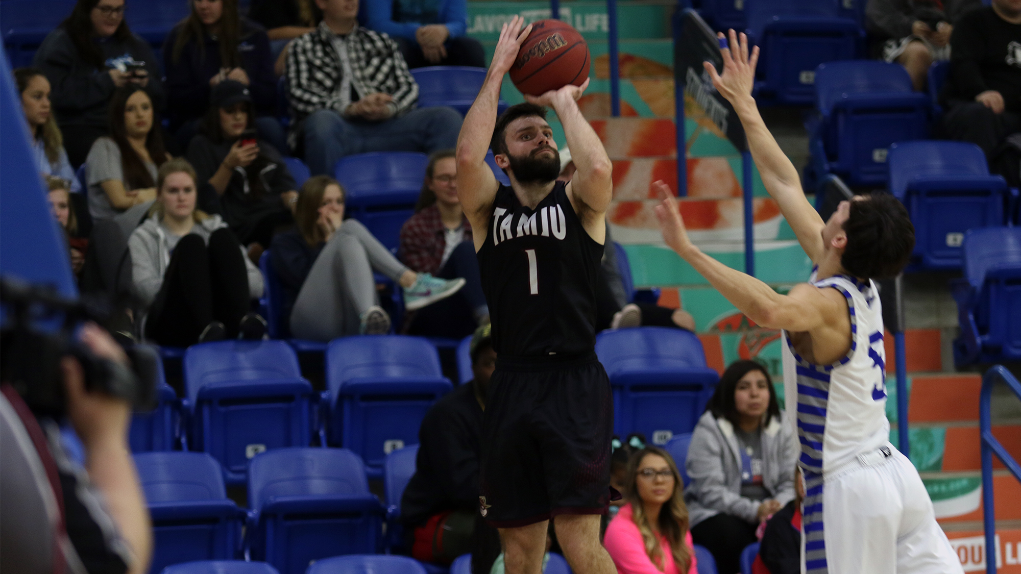 Danny Spinuzza - Men's Basketball - Texas A&M International University ...