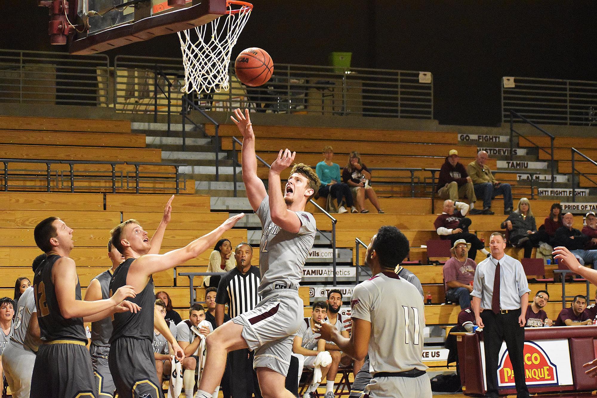 Tom Higgins - Men's Basketball - Texas A&M International University ...