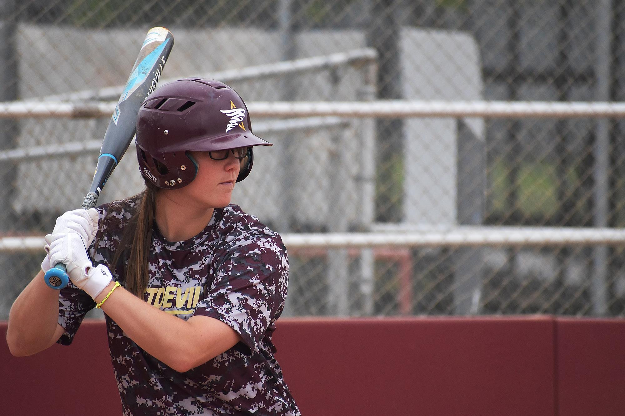 Maddison Schofield - Softball - Texas A&M International University ...