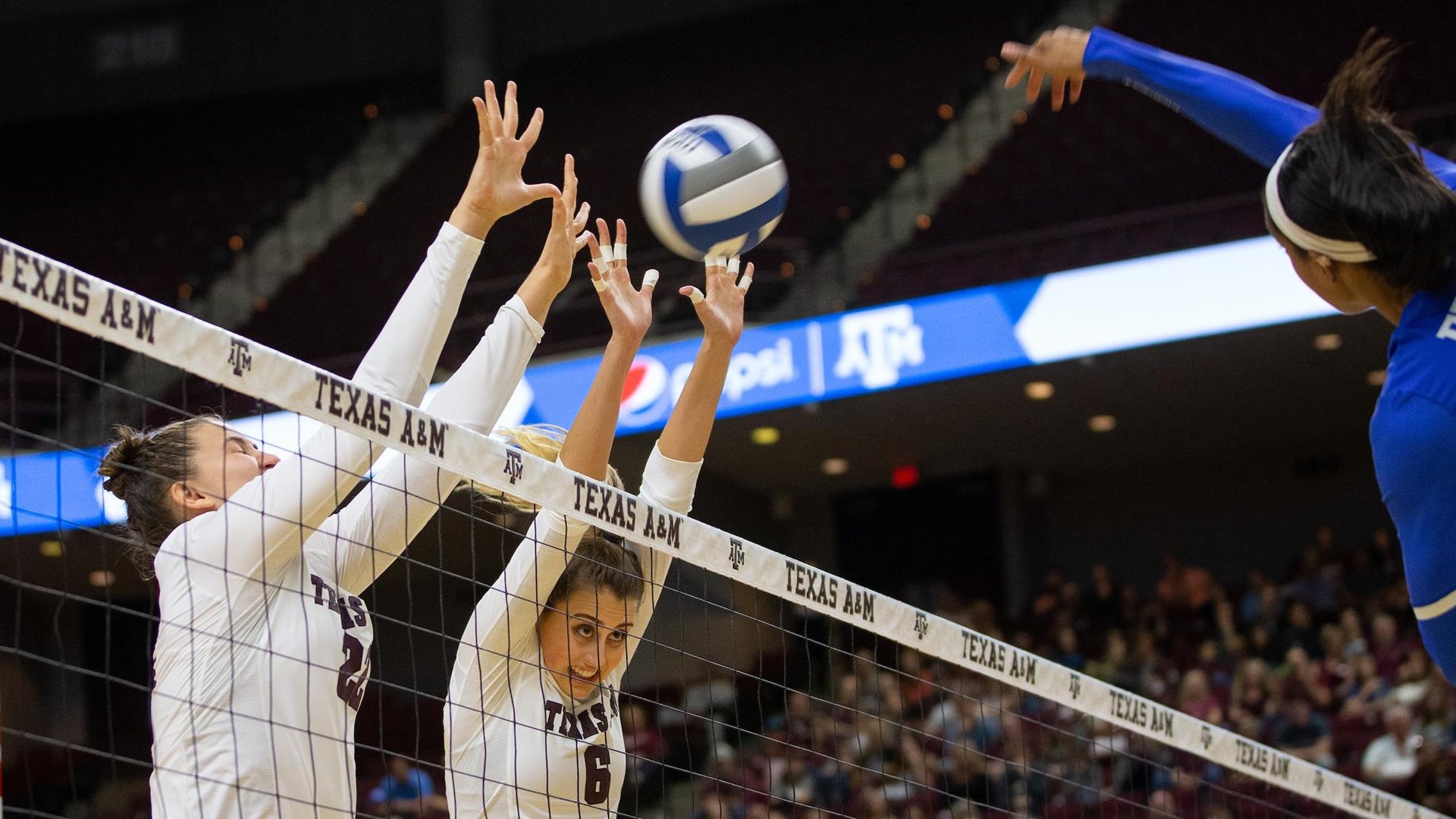 London Austin-Roark - Volleyball - Texas A&M Athletics - 12thMan.com
