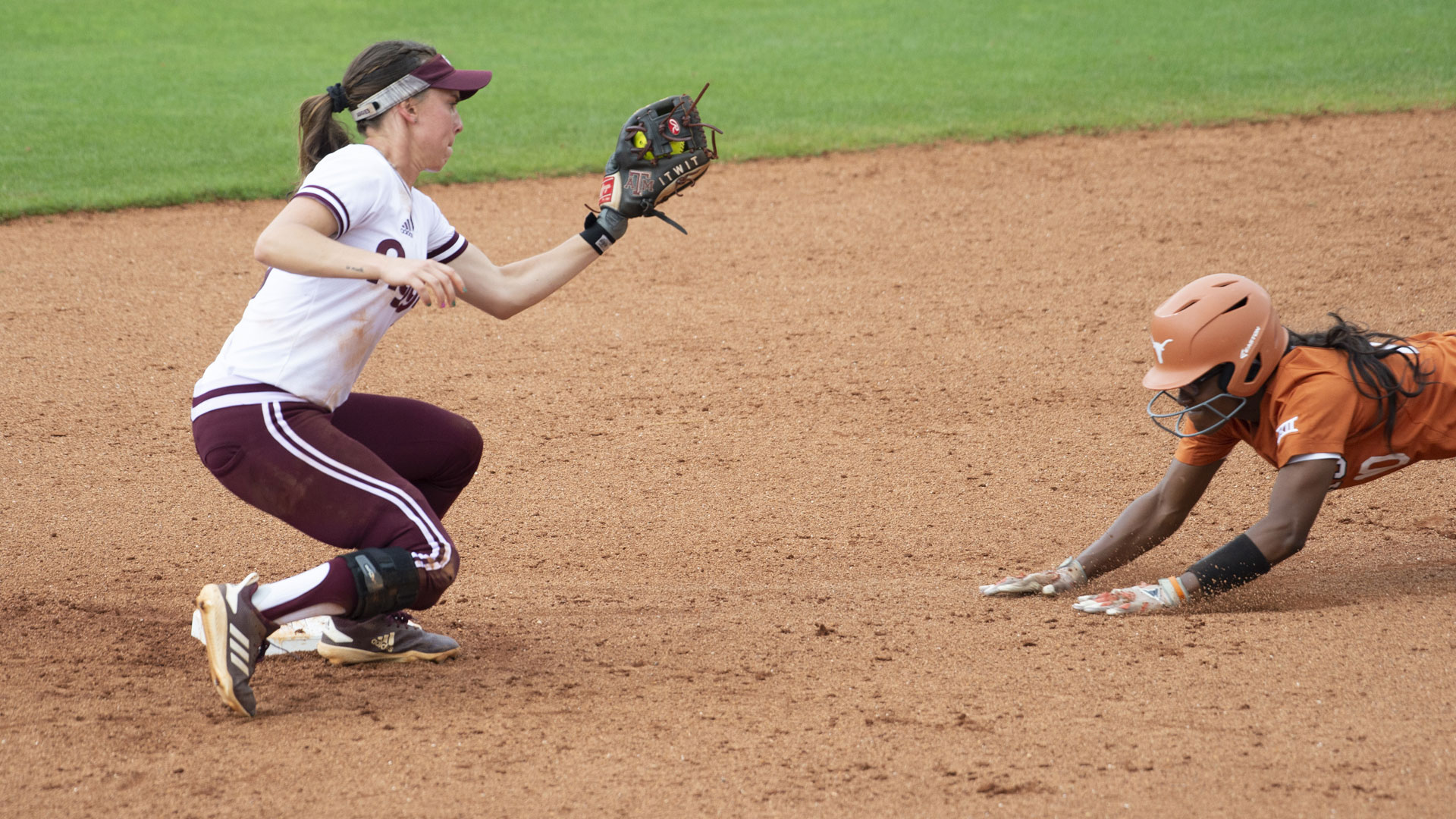 Riley Sartain - Softball - Texas A&M Athletics - 12thMan.com