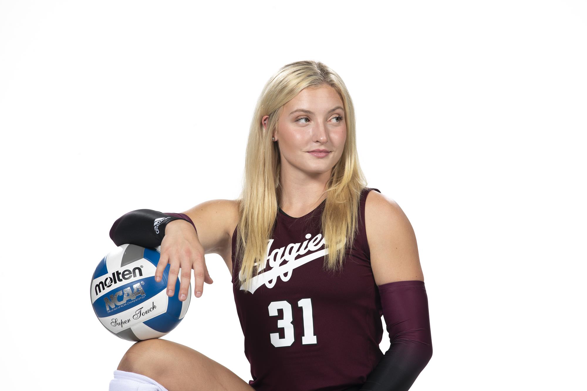 Mia Johnson - Volleyball - Texas A&M Athletics - 12thMan.com