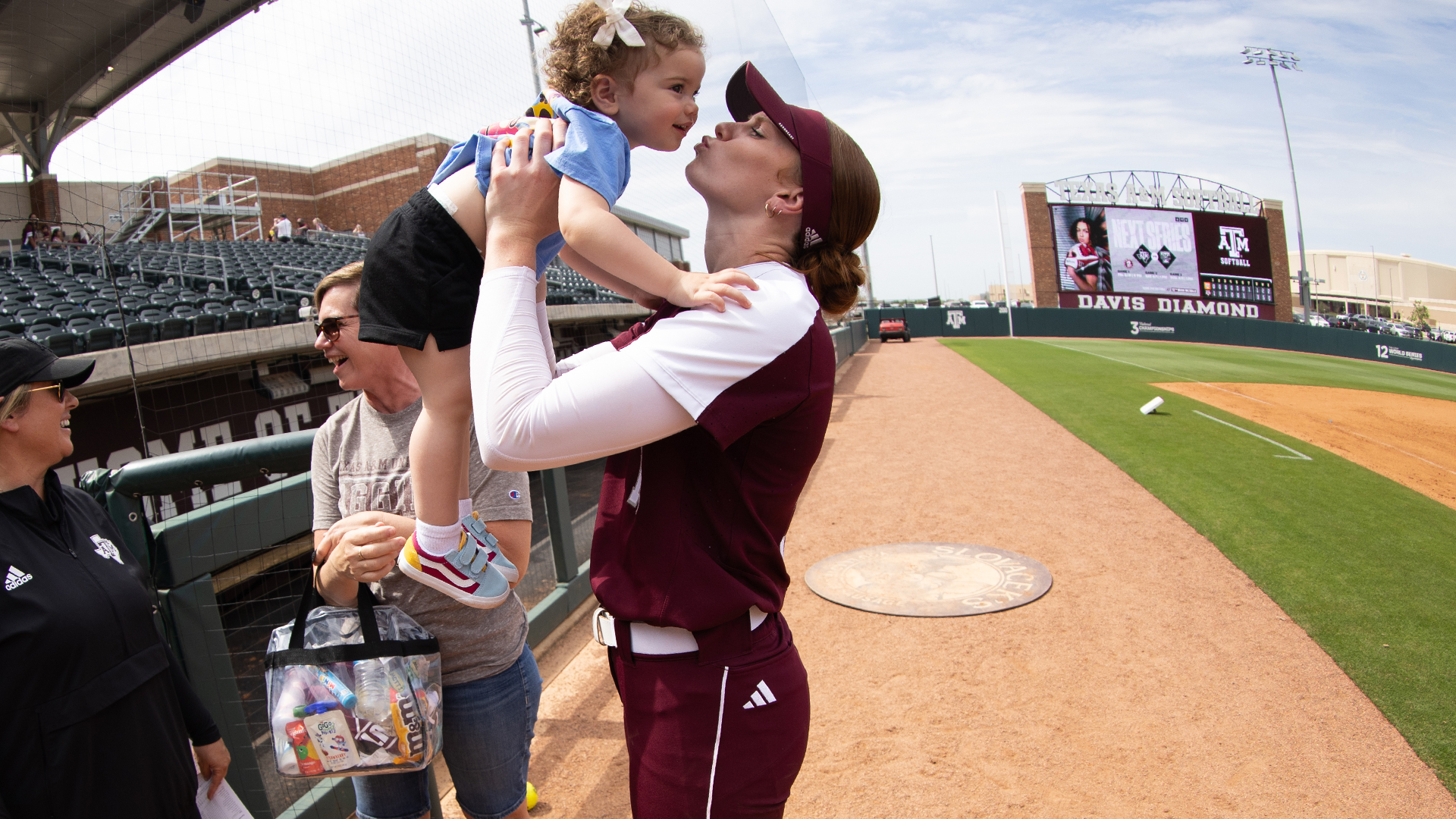 Madison Preston - Softball - Texas A&M Athletics - 12thMan.com