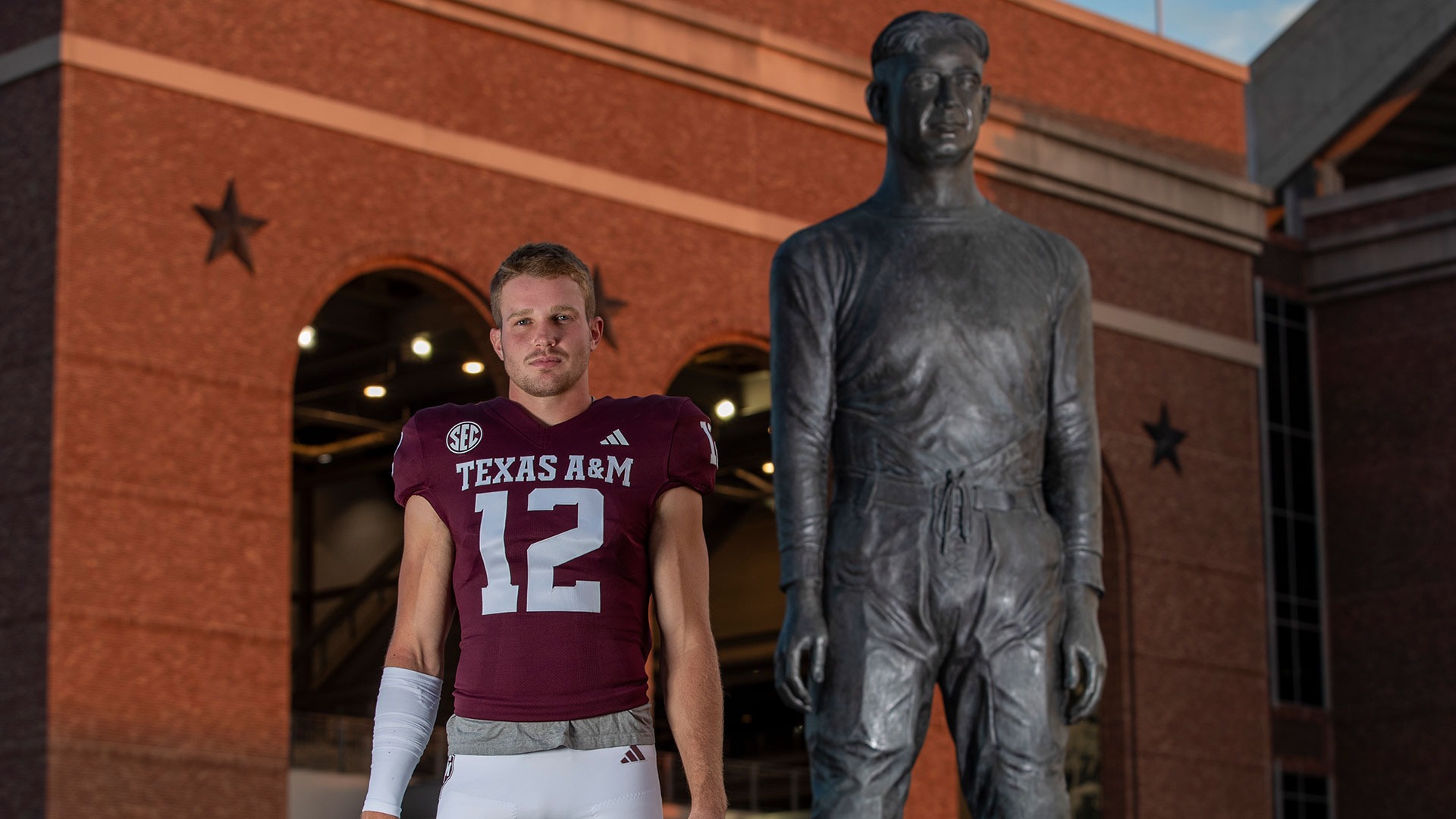 Sam Mathews - Football - Texas A&M Athletics - 12thMan.com