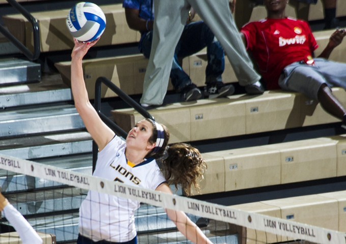Sydney Reyes - Volleyball - Texas A&M University-Commerce Athletics