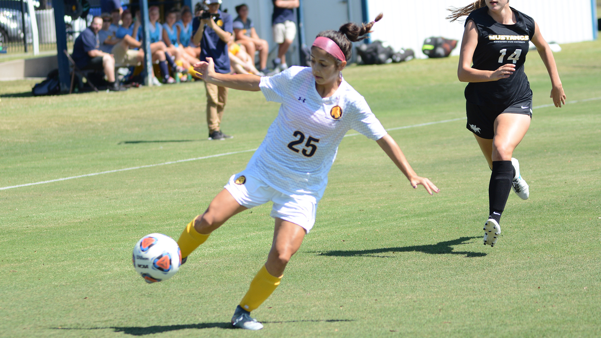 Sabrina Munguia - Soccer - Texas A&M University-Commerce Athletics