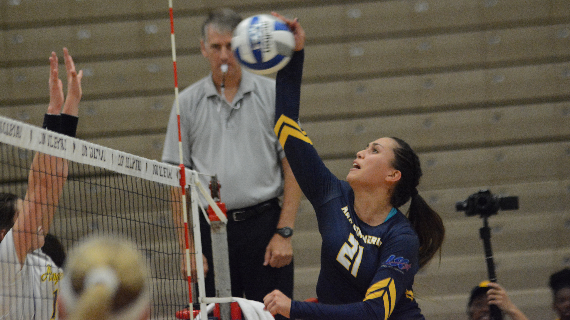 Mariyah Oliver - Volleyball - Texas A&M University-Commerce Athletics