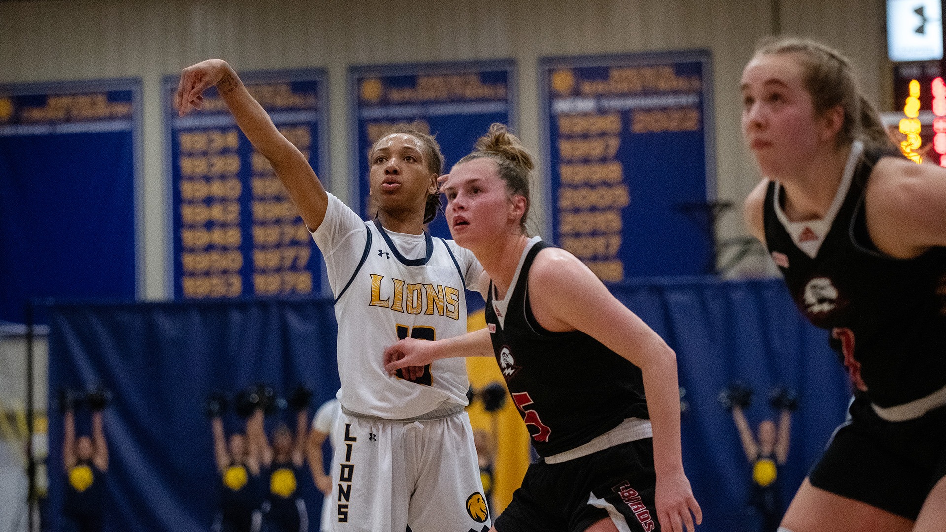 Boyce drills game-winner to hold off Thunderbirds - Texas A&M ...