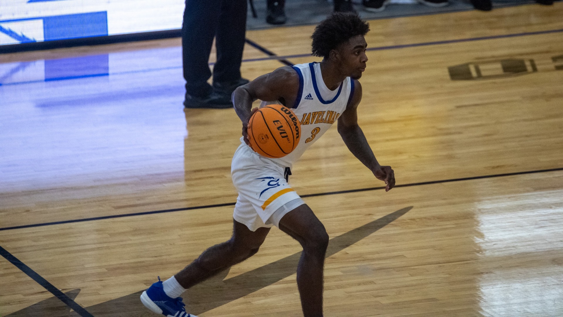 Javelinas pull away late in defensive slugfest to take season opener ...