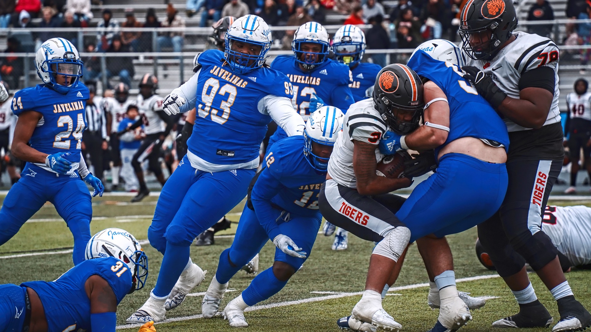 Javelinas lose Fun Town RV Heritage Bowl to East Central, 38-21 - Texas ...