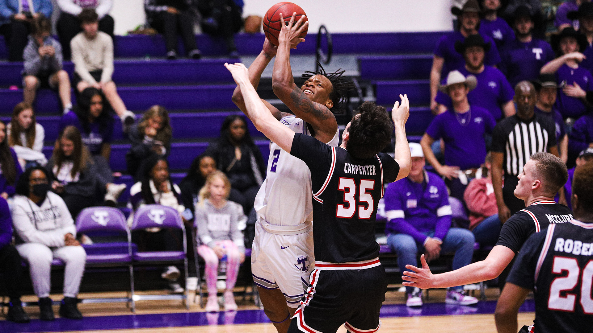 Hicks leads Texans to win over Lamar in final game at Wisdom Gym ...