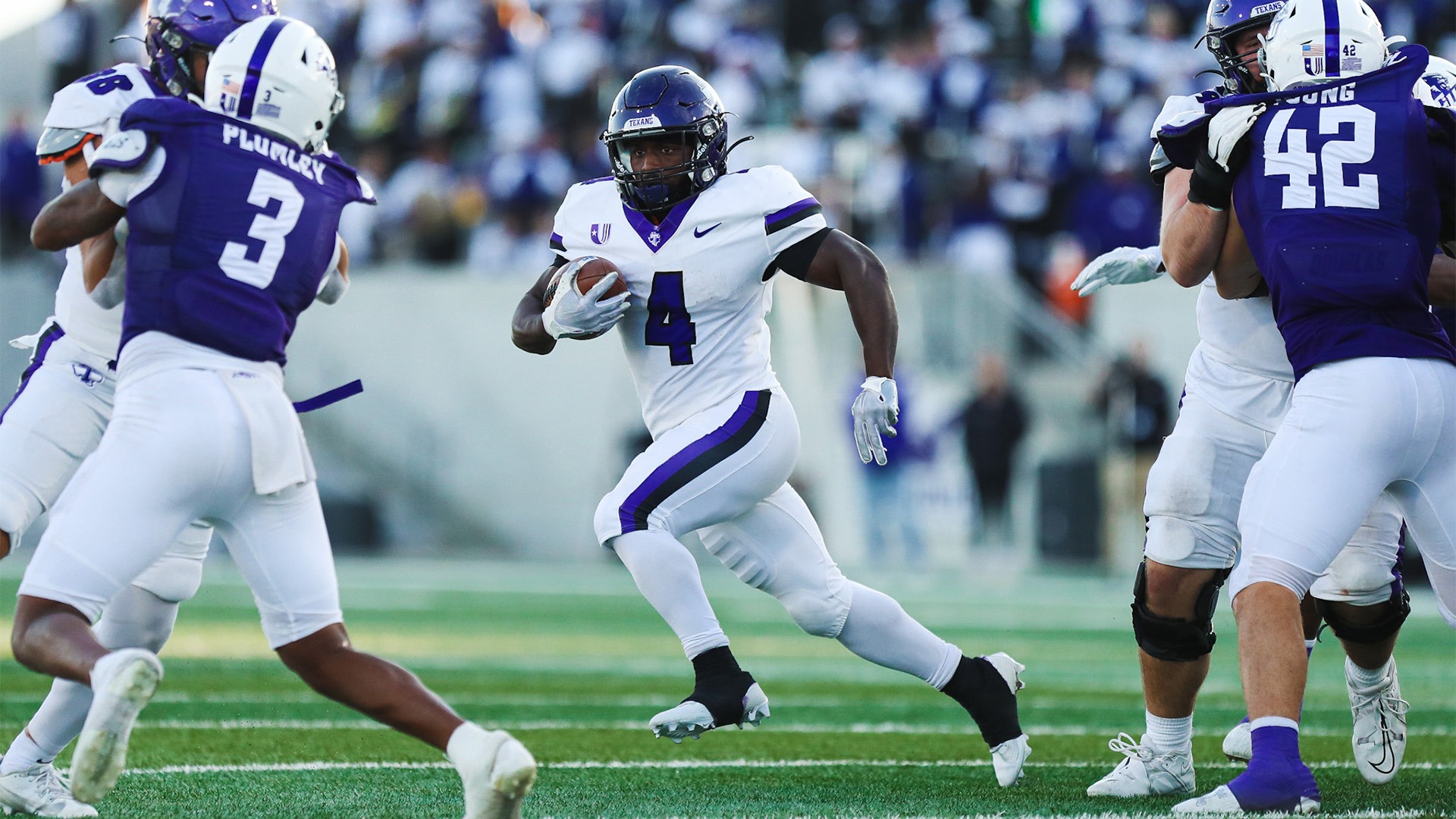 Texans score 17 unanswered in 4th to knock off rival Wildcats, end best ...