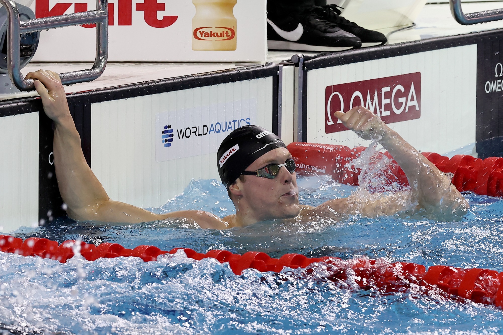 Men's Swimming's Hobson and Guiliano break 400 free relay world record ...