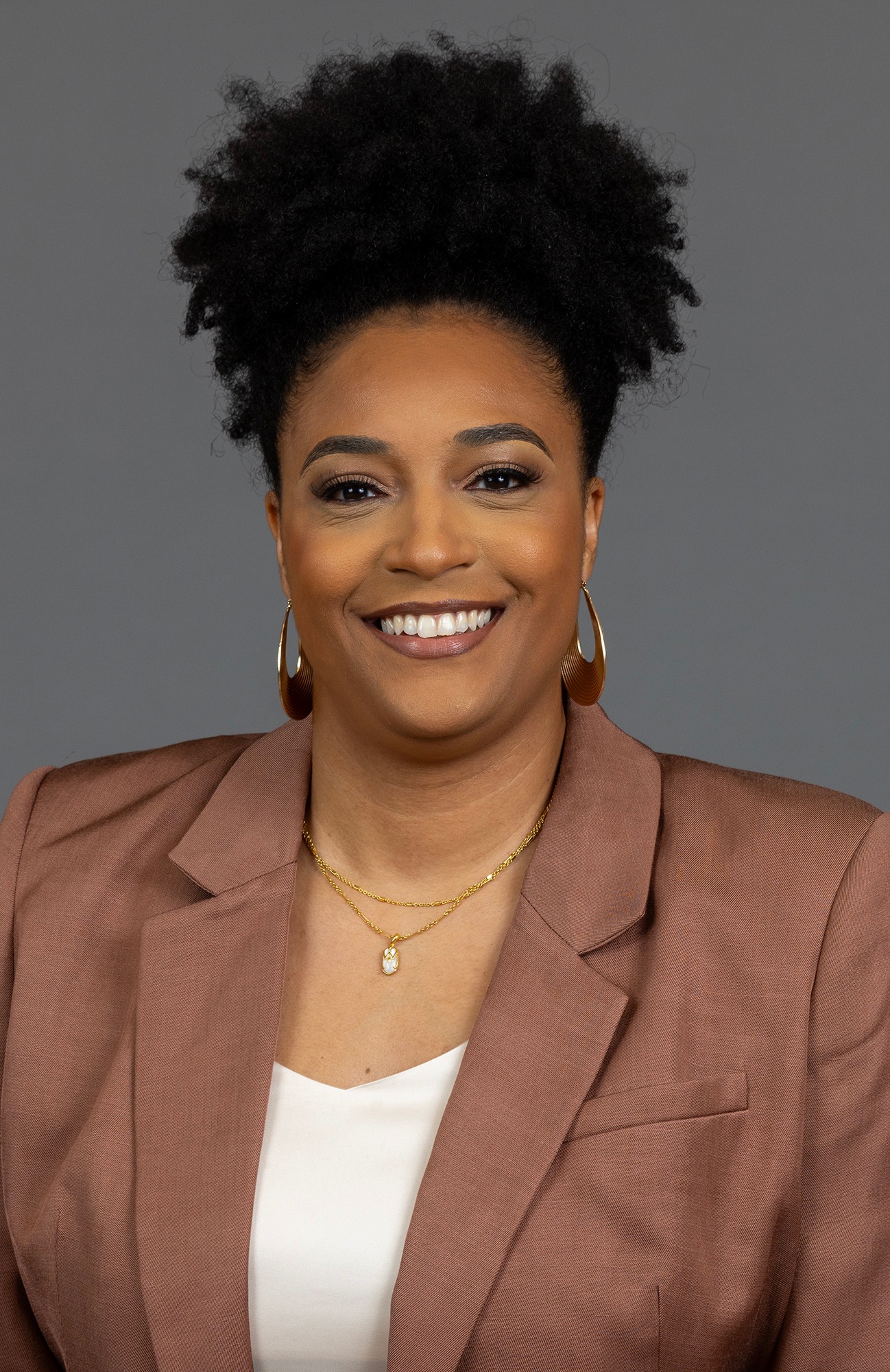 Lindsay Wisdom-Hylton - Women's Basketball Coach - University of Texas ...