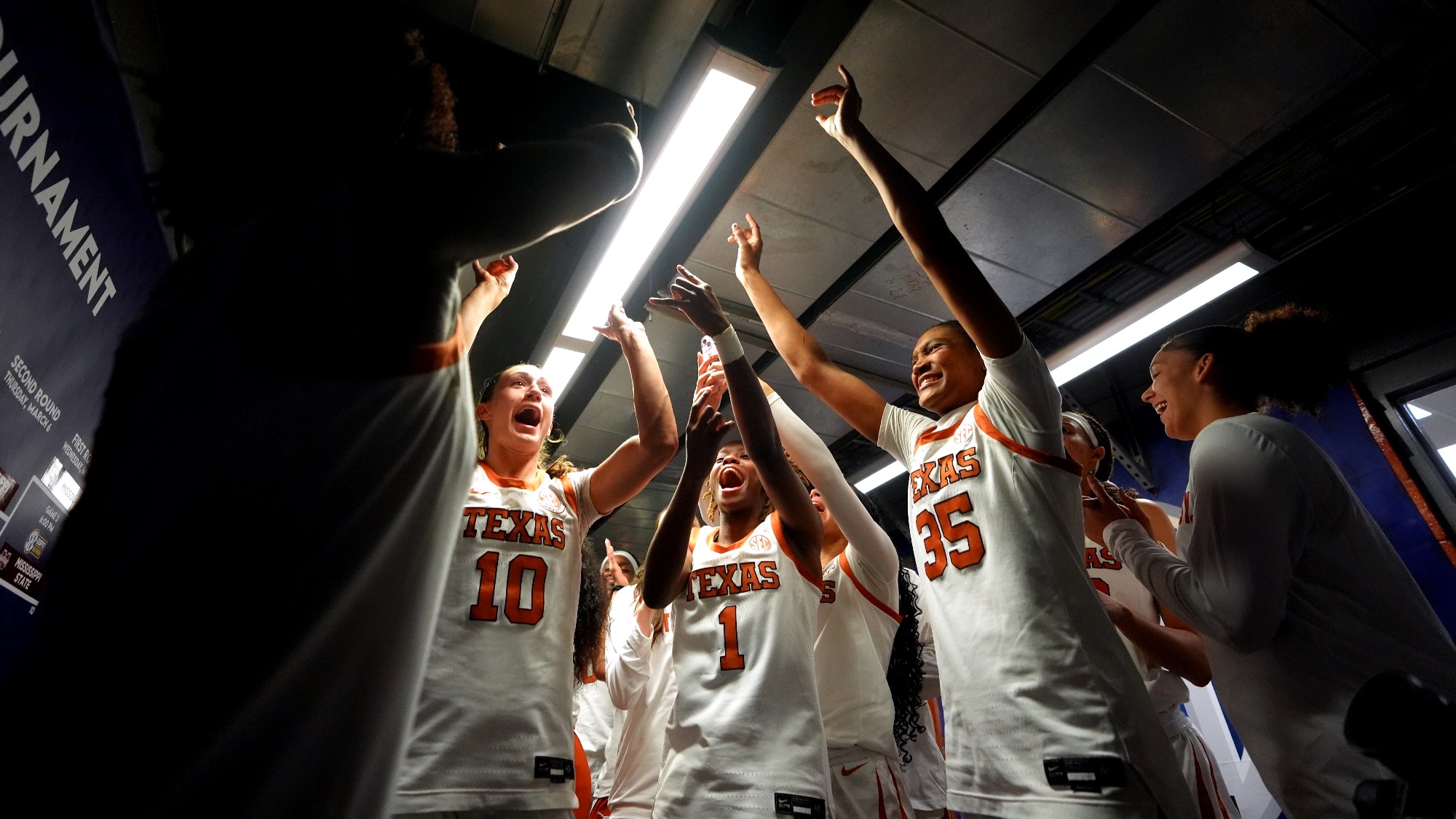 Women’s Basketball signs Laila Phelia - University of Texas Athletics