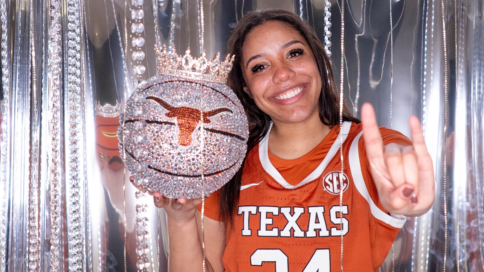 Women’s Basketball signs top-five recruit Aaliyah Crump - University of ...